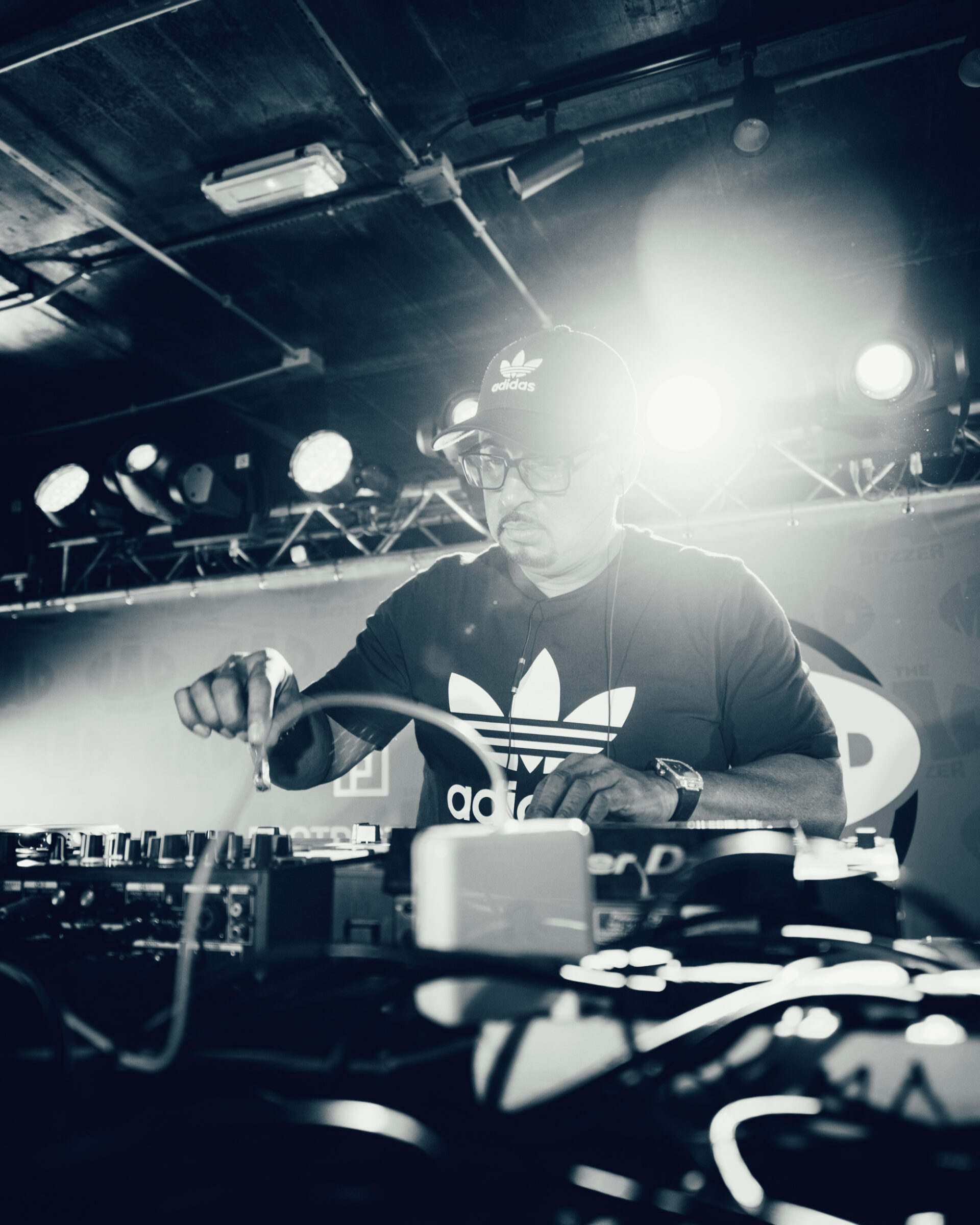 The MAD Buzzer: basketball, music and street culture on the 10th ...