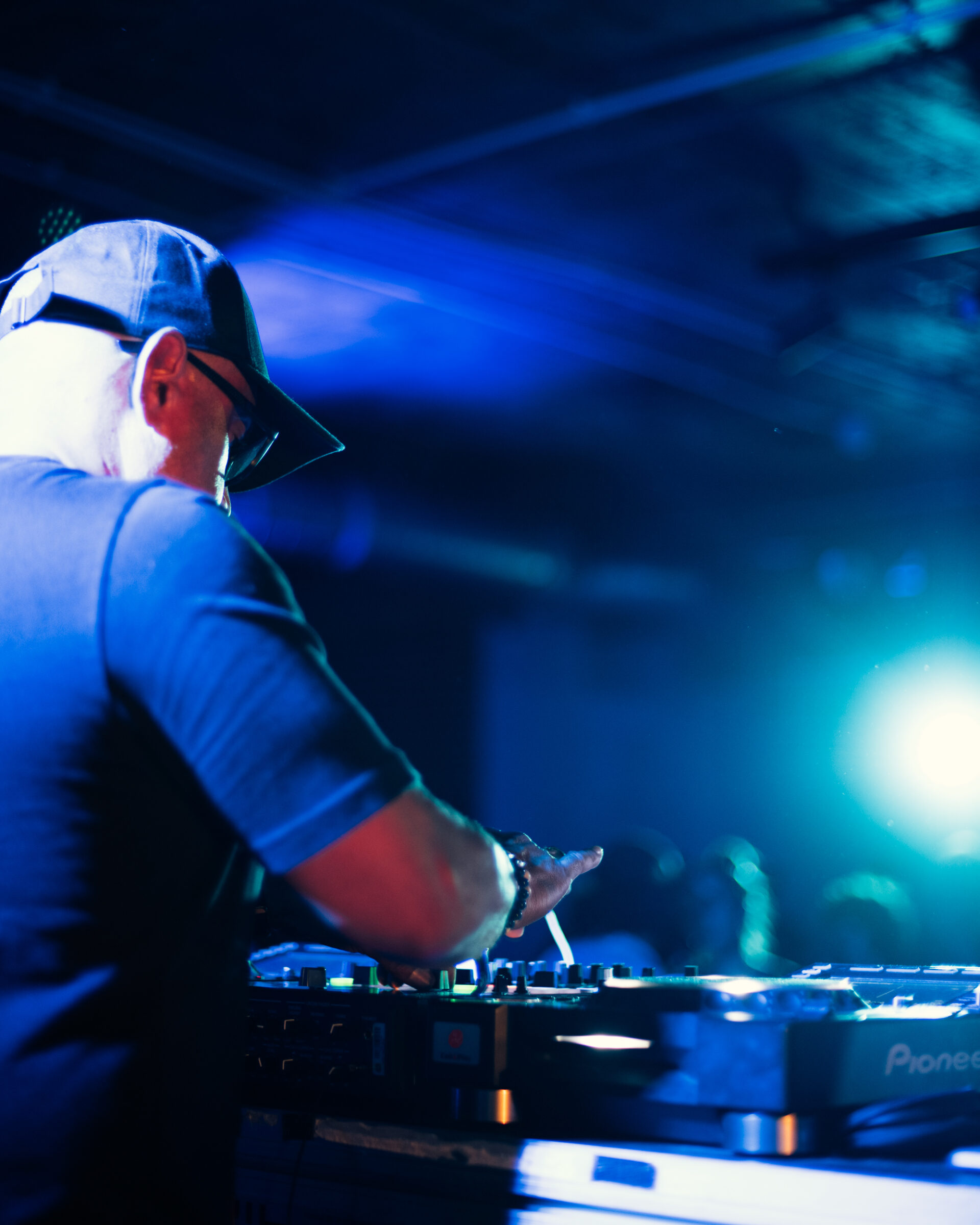 The MAD Buzzer: basketball, music and street culture on the 10th ...