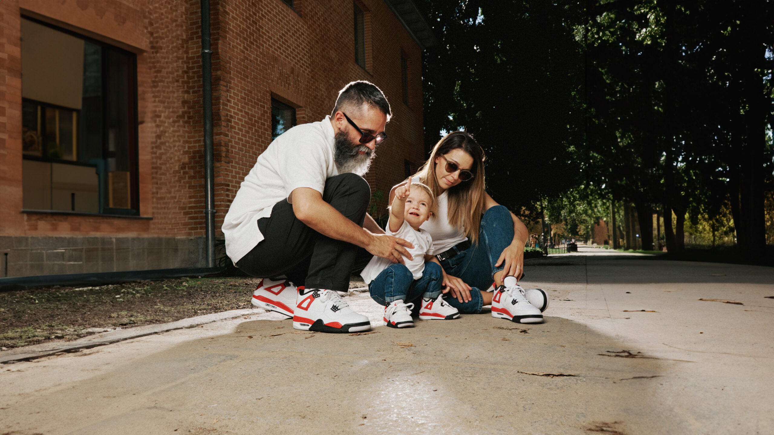 THE JORDAN FAMILY (BY FOOTDISTRICT). THE AMPLIFIER | AIR JORDAN 4 RED ...