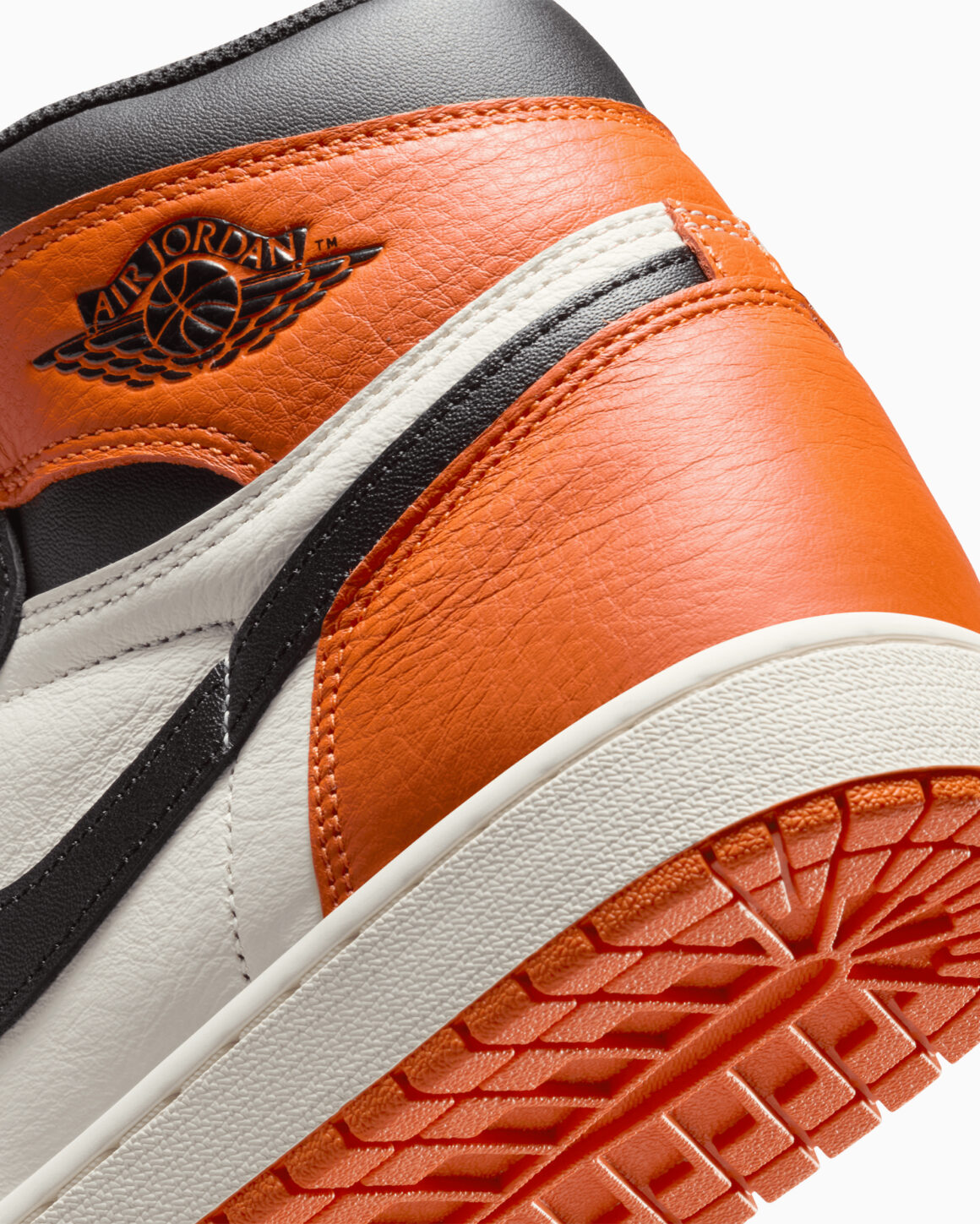 “Shattered Backboard”: Air Jordan 1 and the Story of Smashed Rings ...